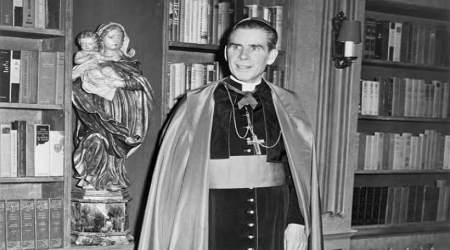 Civil Court Rules Venerable Fulton Sheen’s Remains Can Go to Peoria...